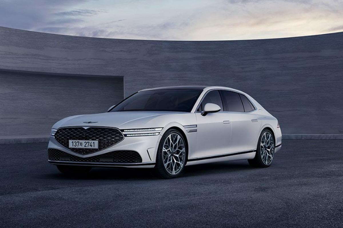 "BMW 뺨 치는 그릴?" 제네시스 신형 G90 역대급 변화 예측된다