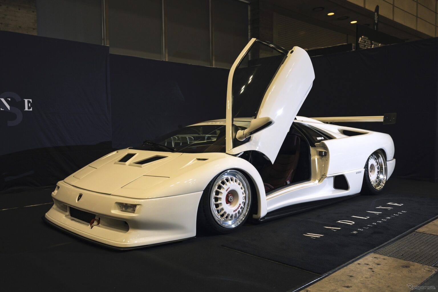 "Wow, cos'è questo?!" 'MADLANE' Lamborghini Diablo Ferrari 512TR