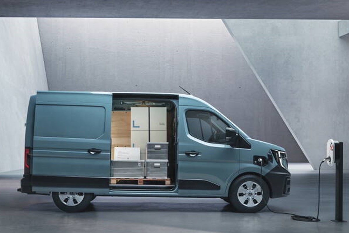 "유럽형 스타리아?! 무려 460km 전기차" 르노 마스터 신형