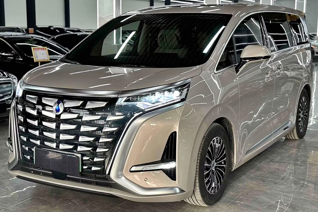 연비가 '미쳤다'.. 카니발 박살 냈다는 미니밴 '이 차' 그 놀라운 정체